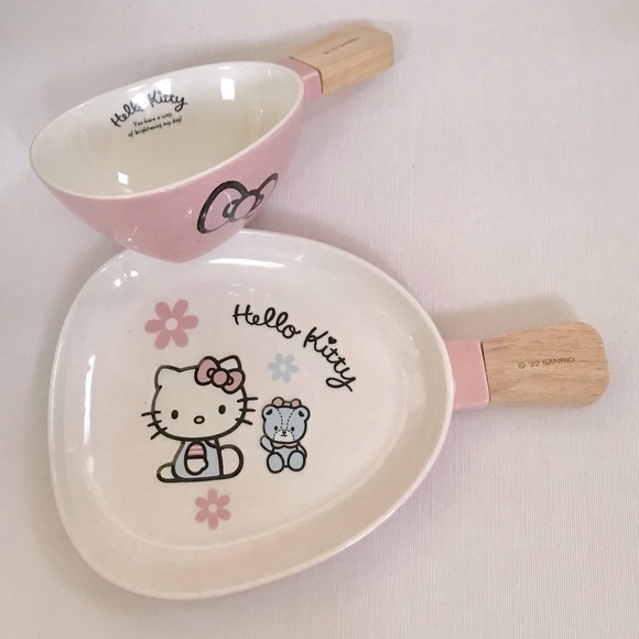Hello Kitty | Dining | Sanrio Hello Kitty Bamboo Handle Serving 2pc Set ...